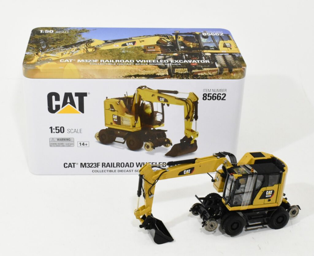 1/50 Cat M323F Railroad Wheeled Excavator - Dalton's Farm Toys