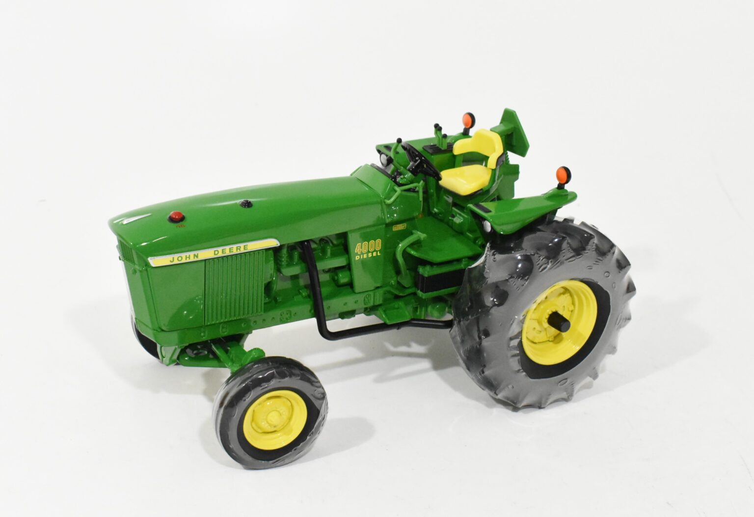 1/16 John Deere 4000 Low Profile Diesel Tractor Without Weights & 3 ...