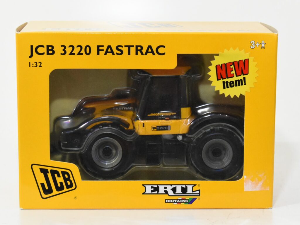 1/32 JCB 3220 Fastrac Tractor - Dalton's Farm Toys
