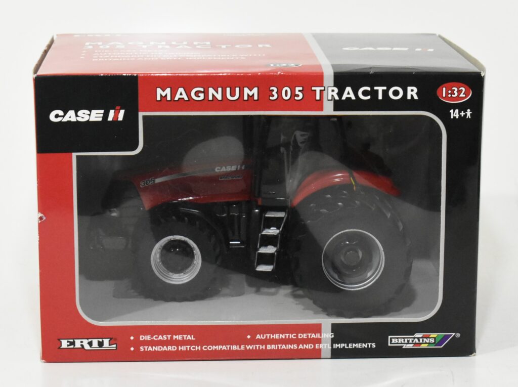 1/32 Case IH Magnum 305 Tractor With Front Wheel Assist & Duals ...