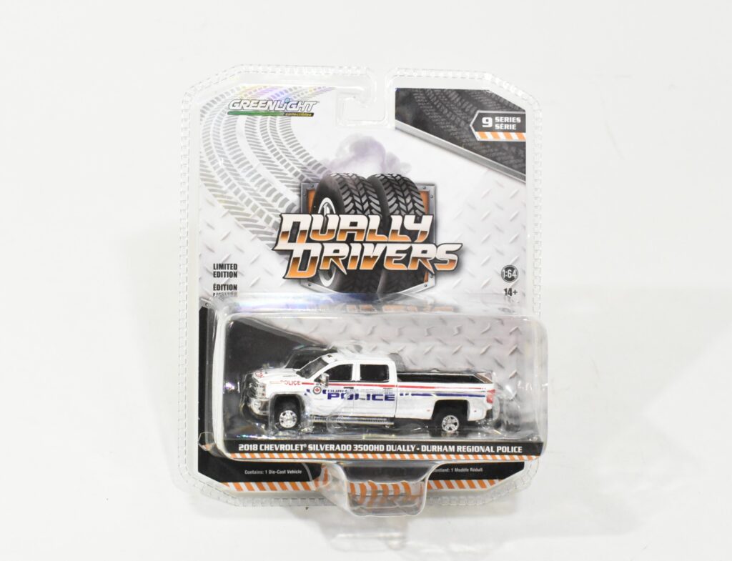 1/64 2018 Chevrolet 3500HD Dually Pickup Truck, Dually Drivers Series ...