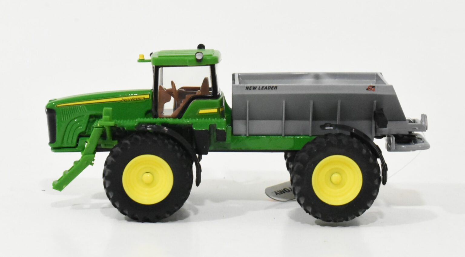 1/64 John Deere Self Propelled Dry Fertilizer Spreader - Dalton's Farm Toys