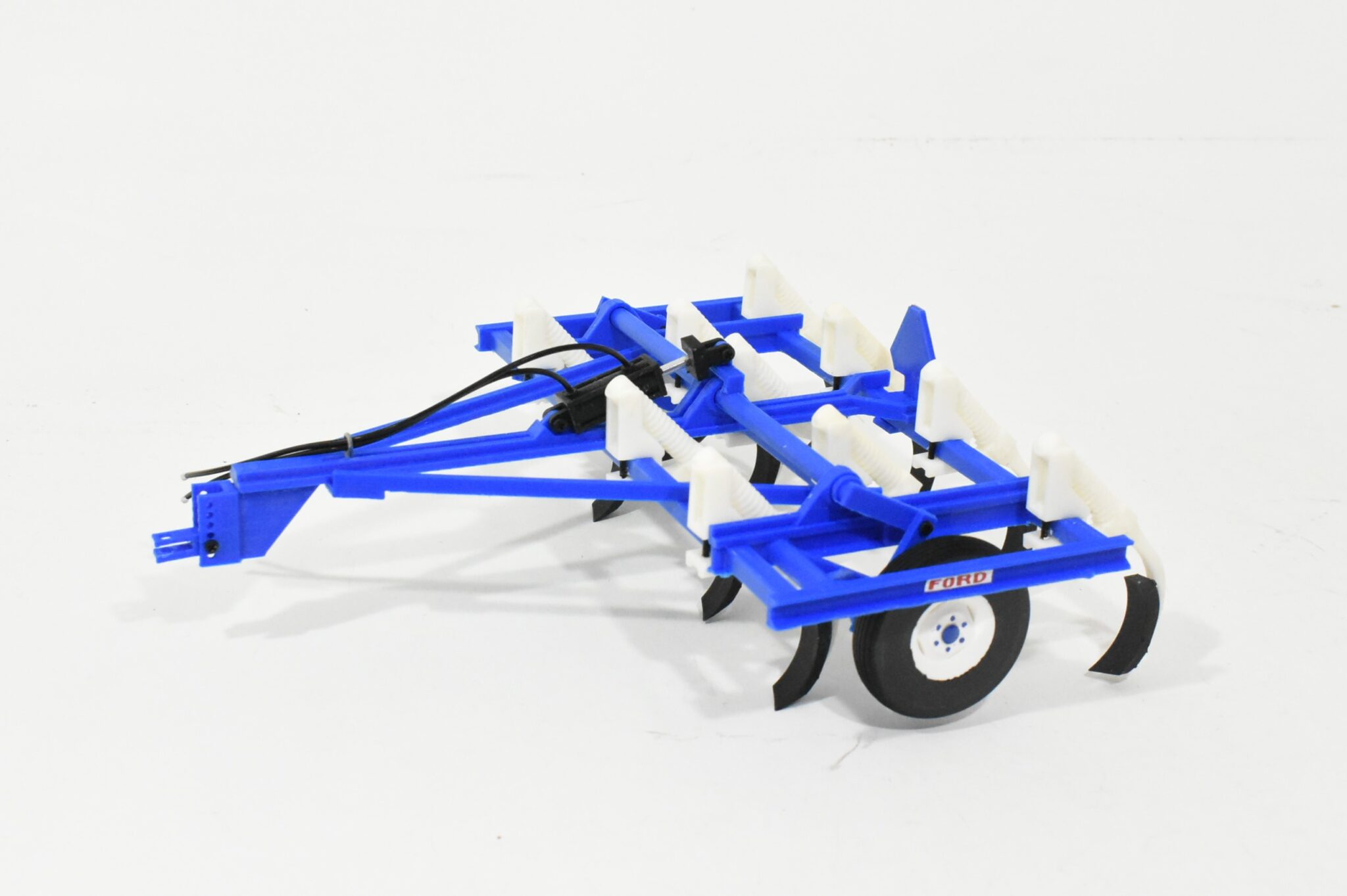 1/16 Custom Ford 14 Shank Chisel Plow - Dalton's Farm Toys