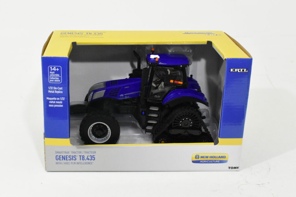 1/32 New Holland T8.435 Smarttrax Tractor With PLM Intelligence - Dalton's Farm Toys