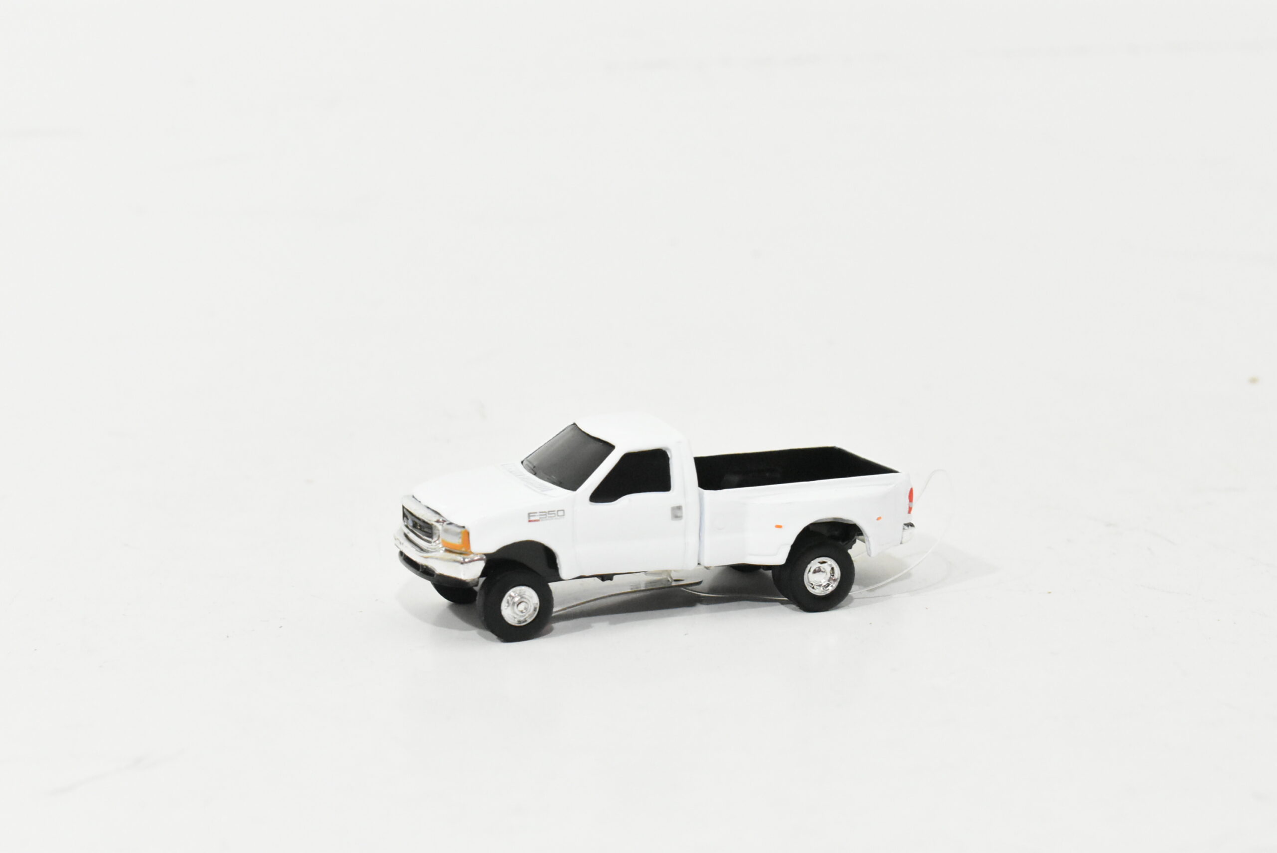 1/64 Ford F-350 White Dually Pickup Truck - Dalton's Farm Toys