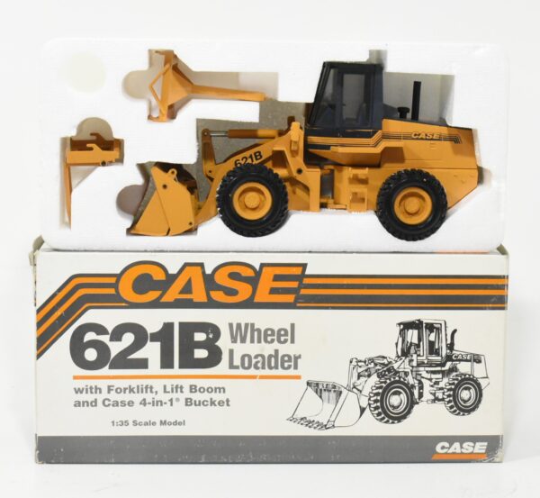 1/35 Case 621B Wheel Loader With Attachments - Dalton's Farm Toys