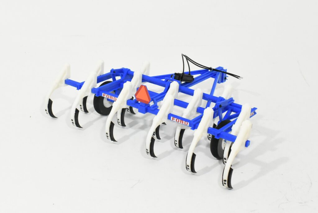 1/16 Custom Ford 12 Shank Chisel Plow - Dalton's Farm Toys