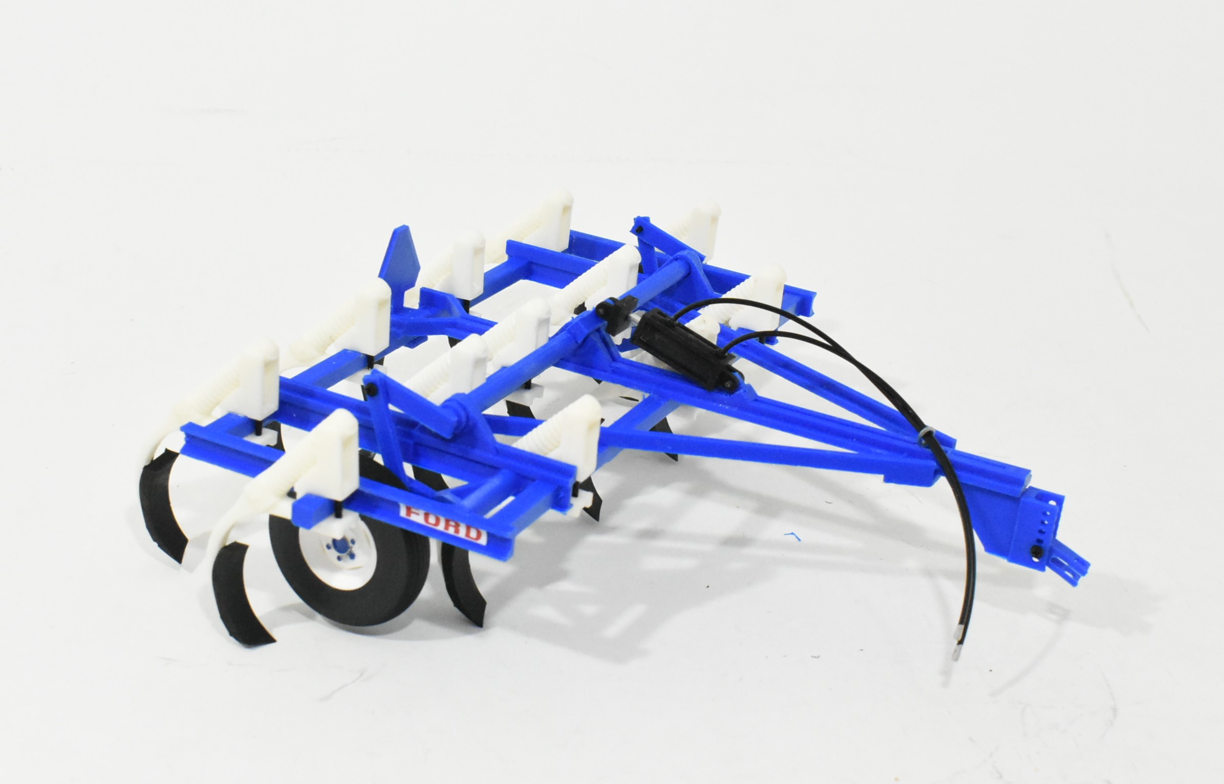 1/16 Custom Ford 14 Shank Chisel Plow - Dalton's Farm Toys