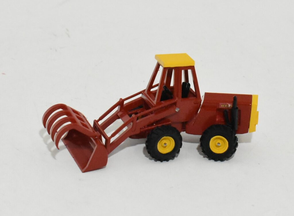 1/64 Scratch Built Versatile 150 Bi-Directional Tractor With Grapple ...