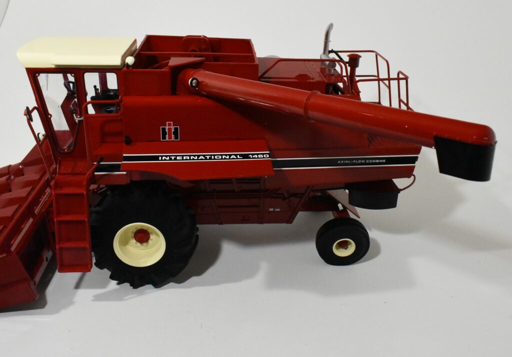 1/16 International Harvester 1460 Combine With 810 Grain Platform & 863 ...