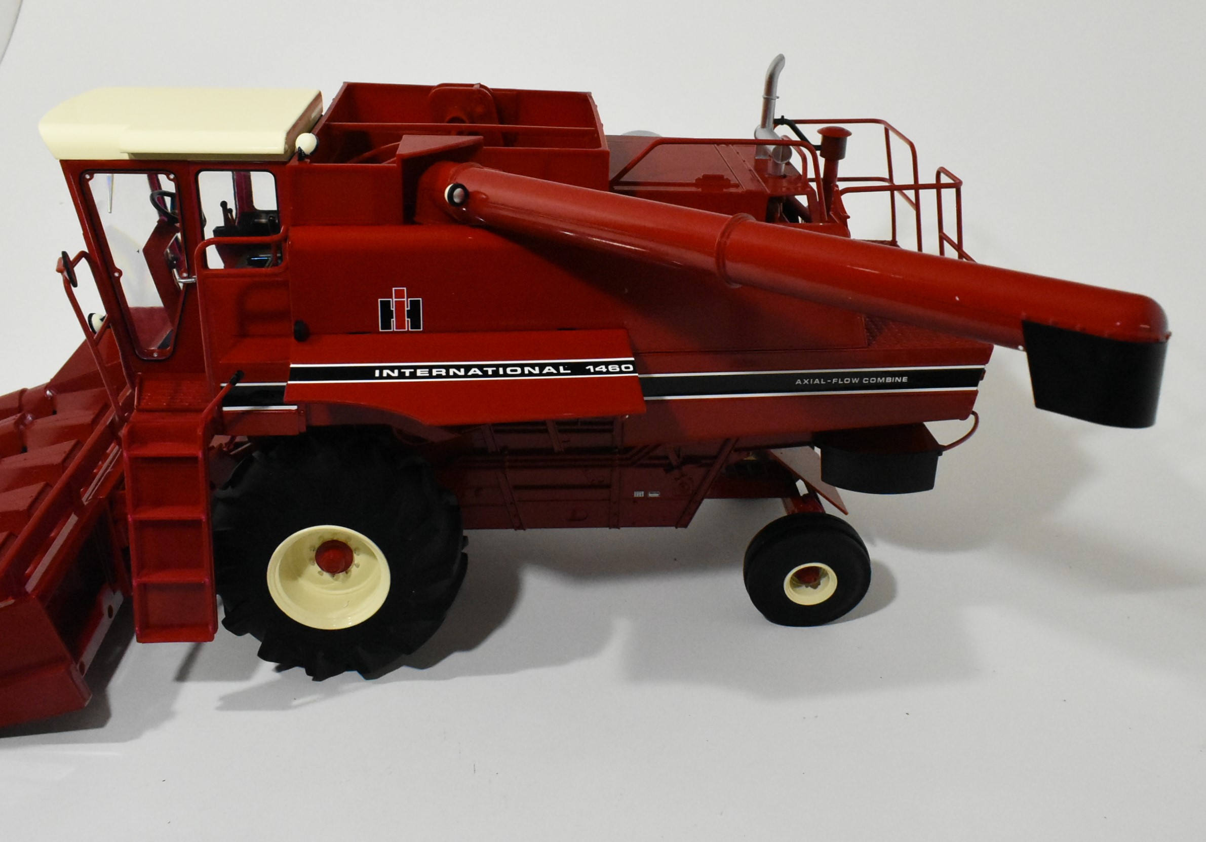 1/16 International Harvester 1460 Combine With 810 Grain Platform & 863 ...