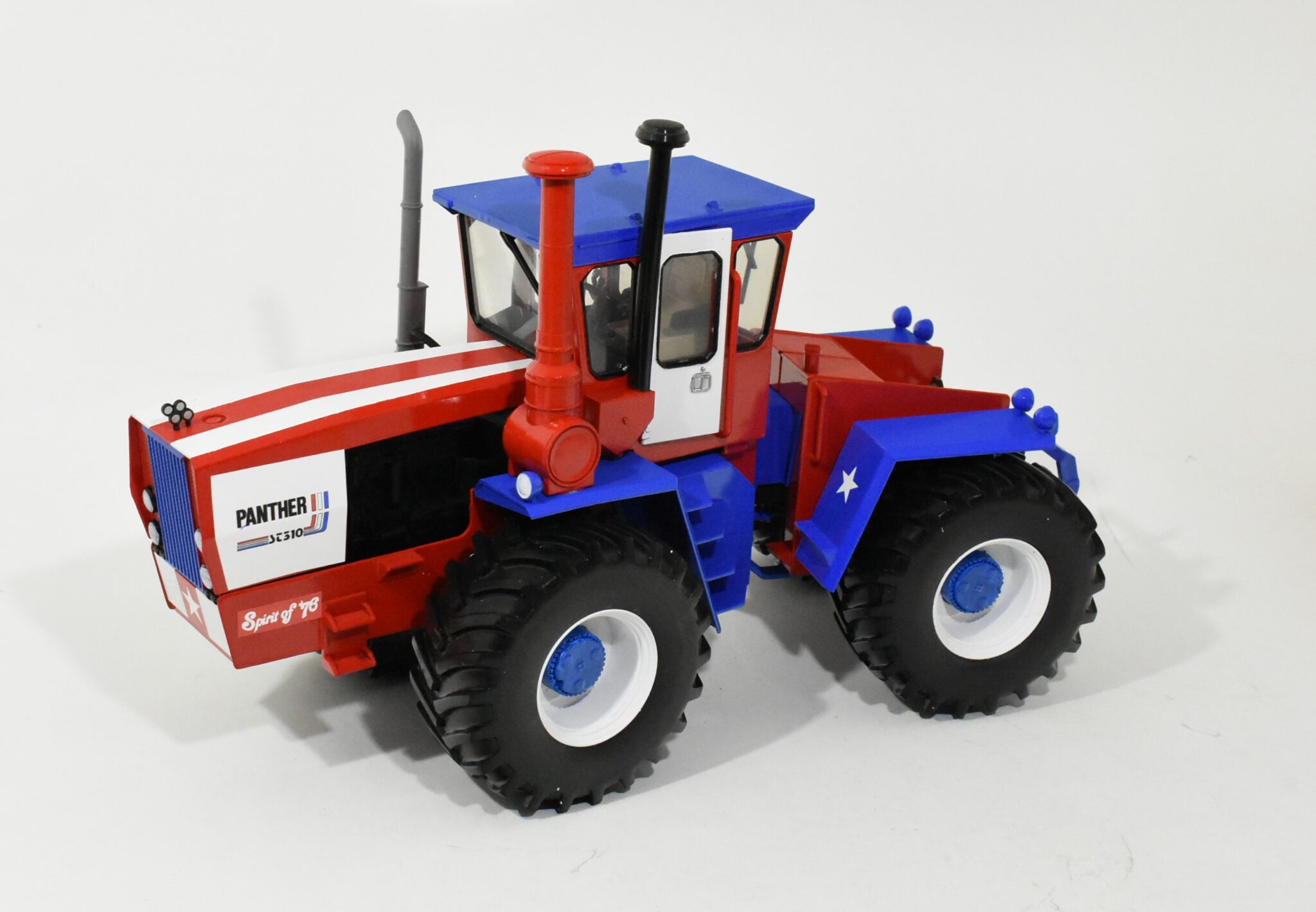 1/16 Custom Steiger Spirit Of '76 4Wd Tractor - Dalton's Farm Toys