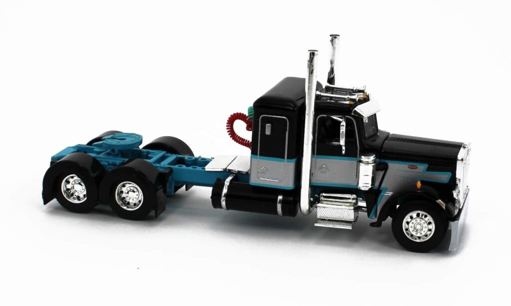 1/64 Black & Blue Peterbilt 359 Flat Top Semi With Black Pacesetter ...