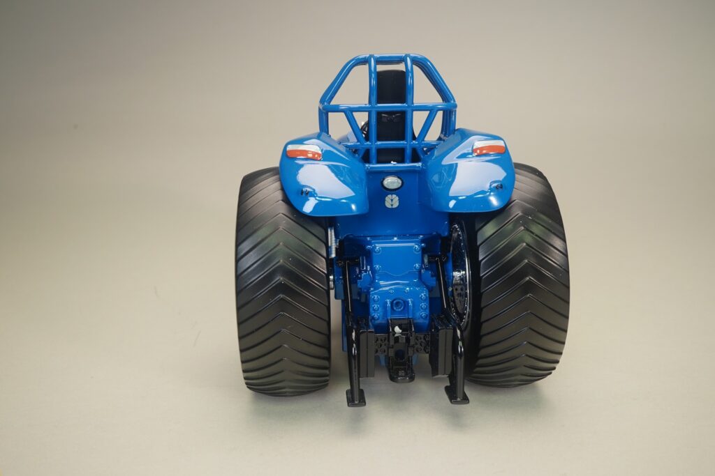 1/16 New Holland T8020 Light Pro Stock Pulling Tractor - Dalton's Farm Toys