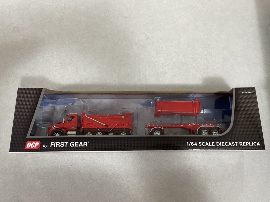 1/64 Kenworth T880 Quad Axle Semi With Rogue Dump Body & Rogue Transfer ...