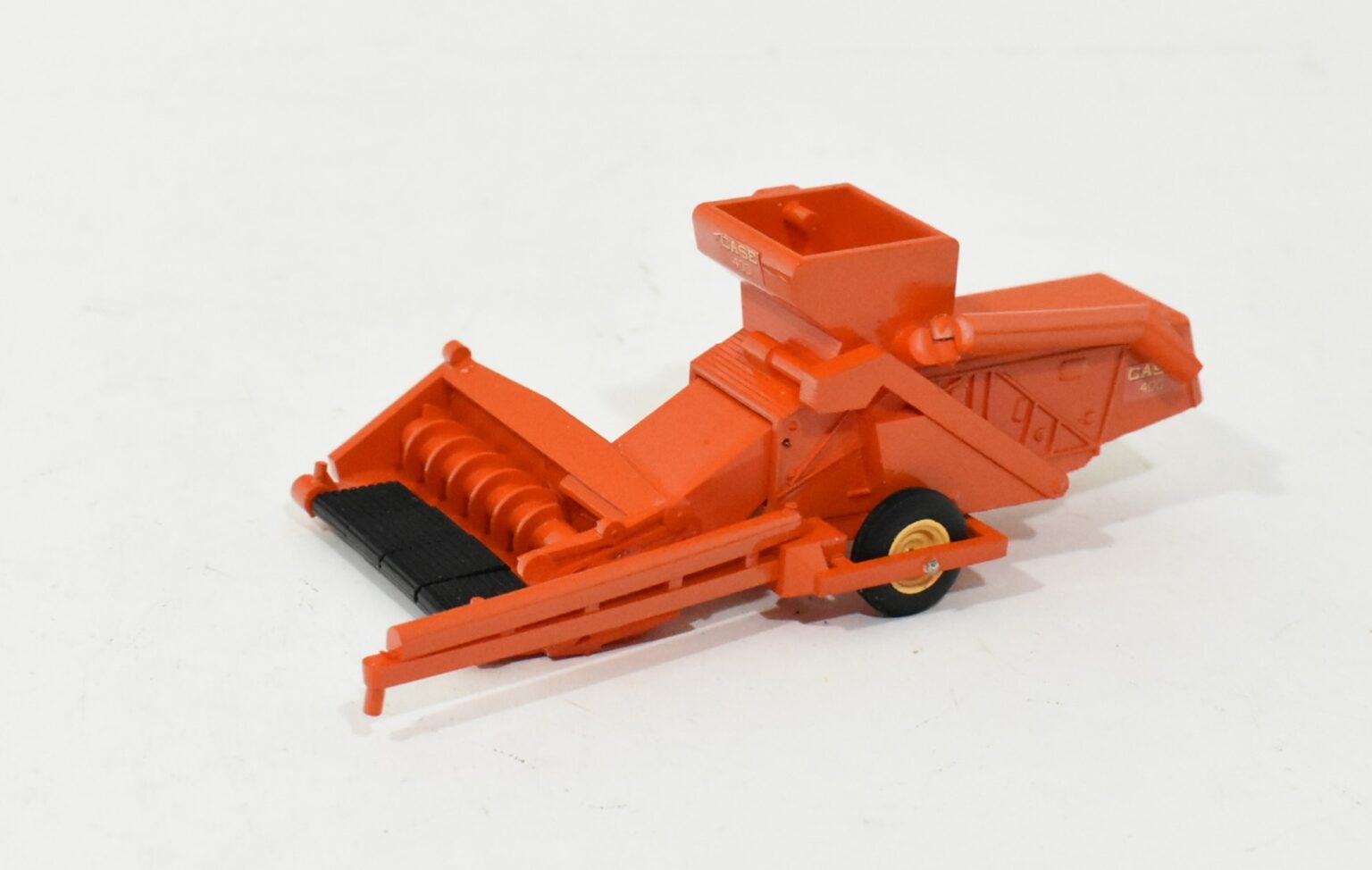 1/64 Custom Case 400 Pull Type Combine With Grain Head - Dalton's Farm Toys