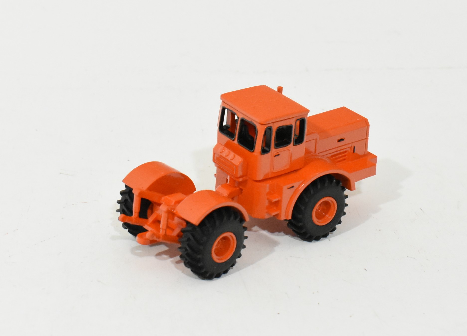 1/64 Custom Belarus 4wd Tractor - Dalton's Farm Toys