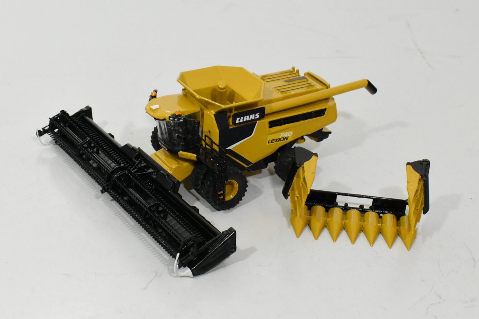 1/64 Custom Claas Yellow 740 Lexion Combine With Duals, Draper & 12 Row ...