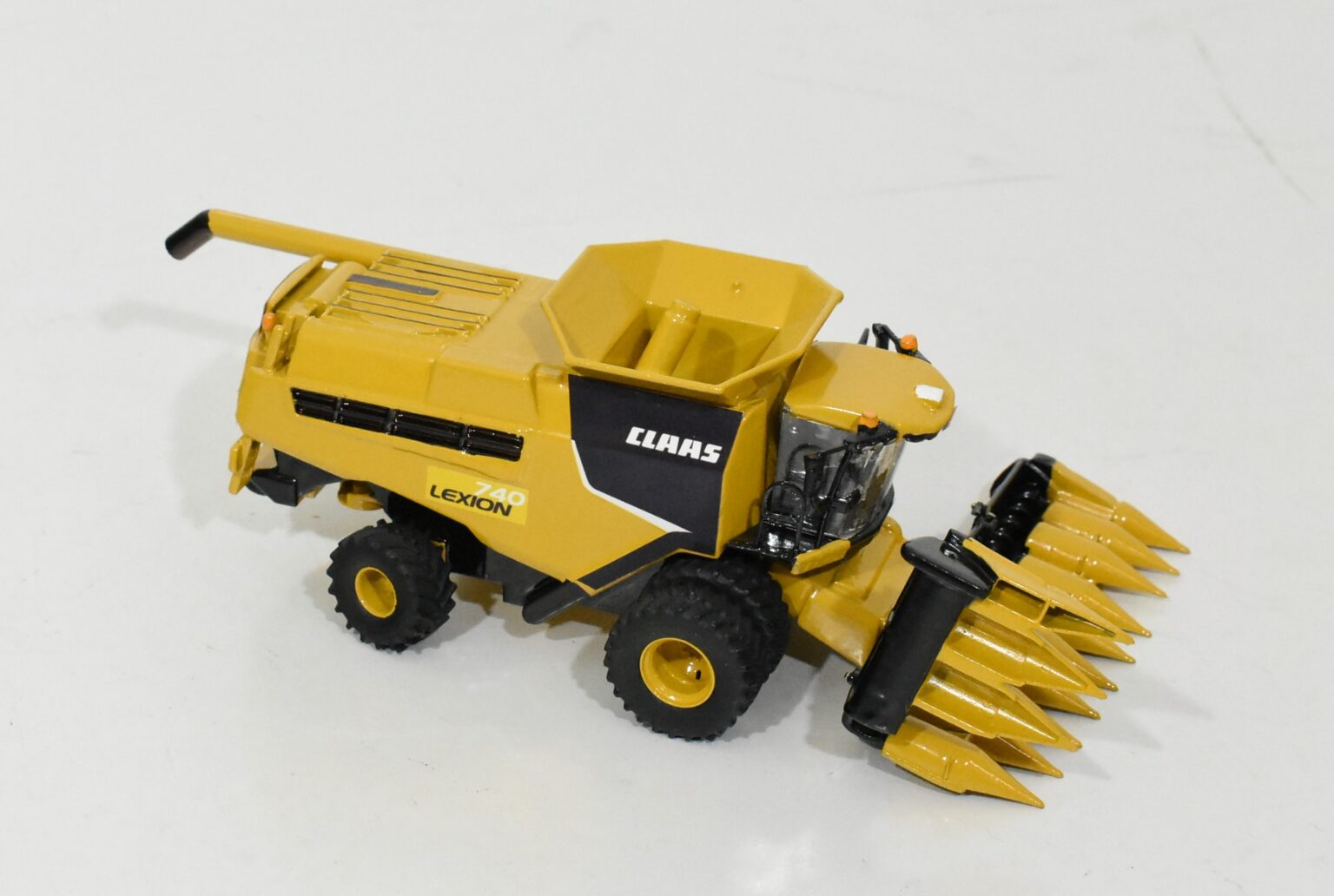 1/64 Custom Claas Yellow 740 Lexion Combine With Duals, Draper & 12 Row ...