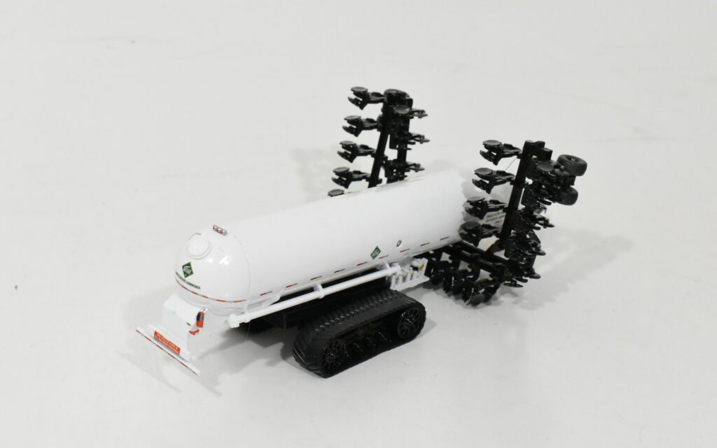 1/64 Custom Anhydrous Applicator With Tracks & Folding Wings - Dalton's ...