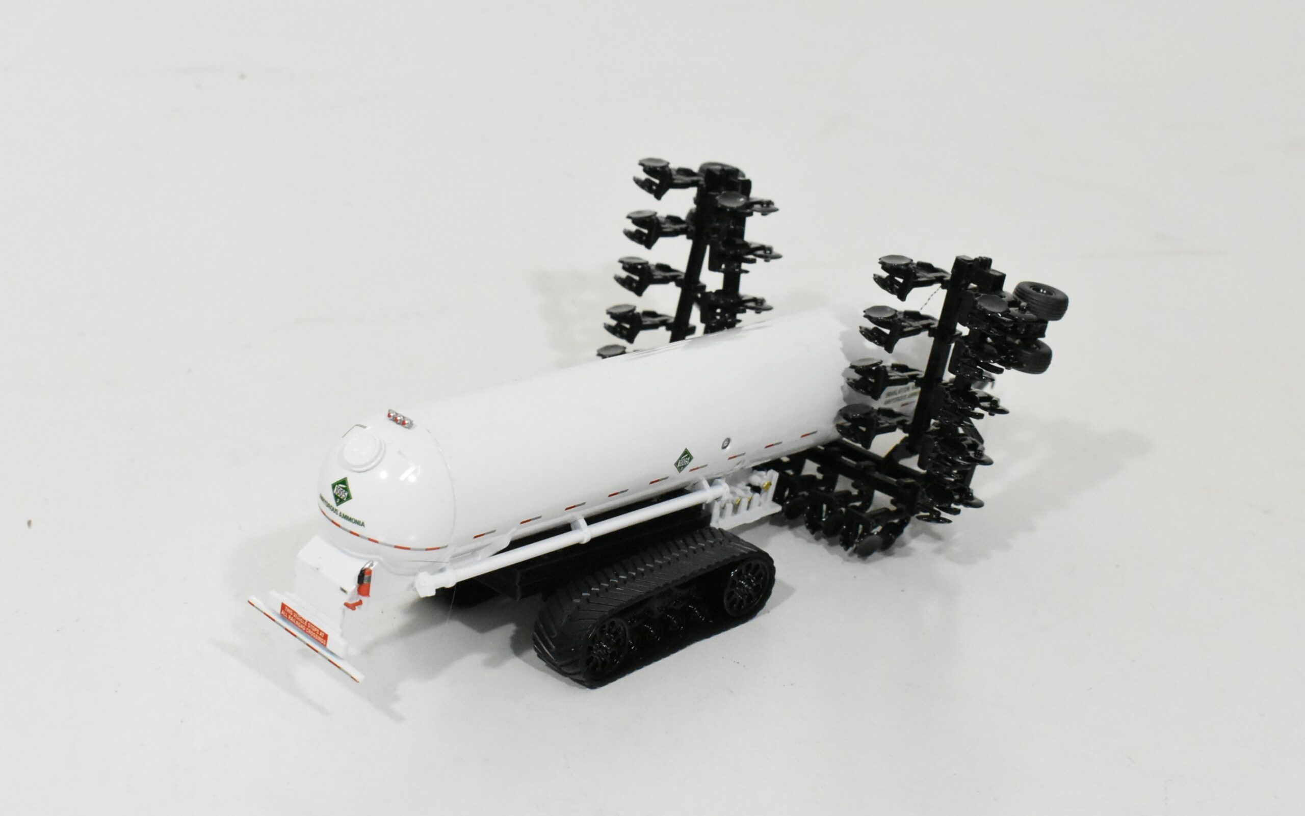 1/64 Custom Anhydrous Applicator With Tracks & Folding Wings - Dalton's ...