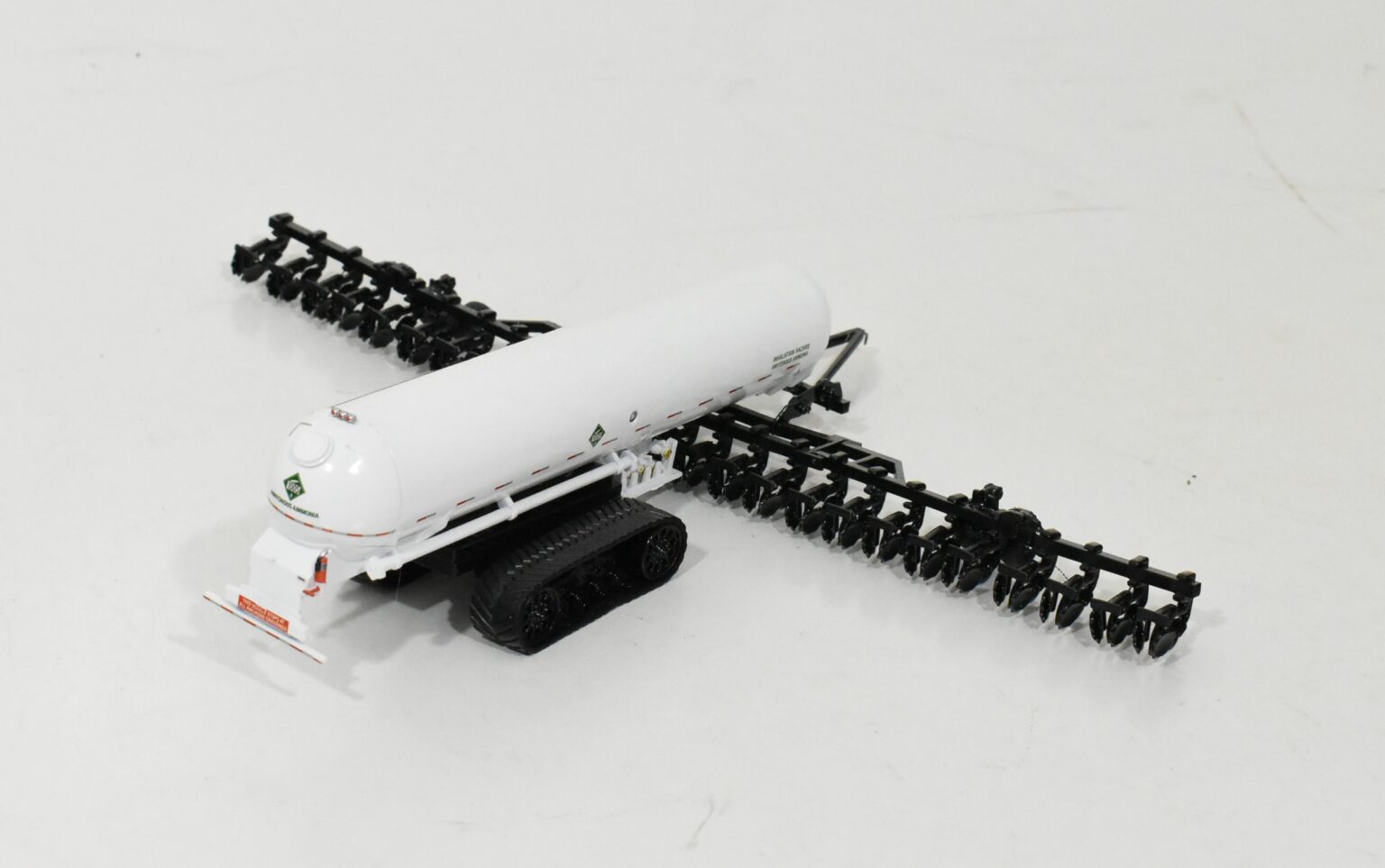 1/64 Custom Anhydrous Applicator With Tracks & Folding Wings - Dalton's ...