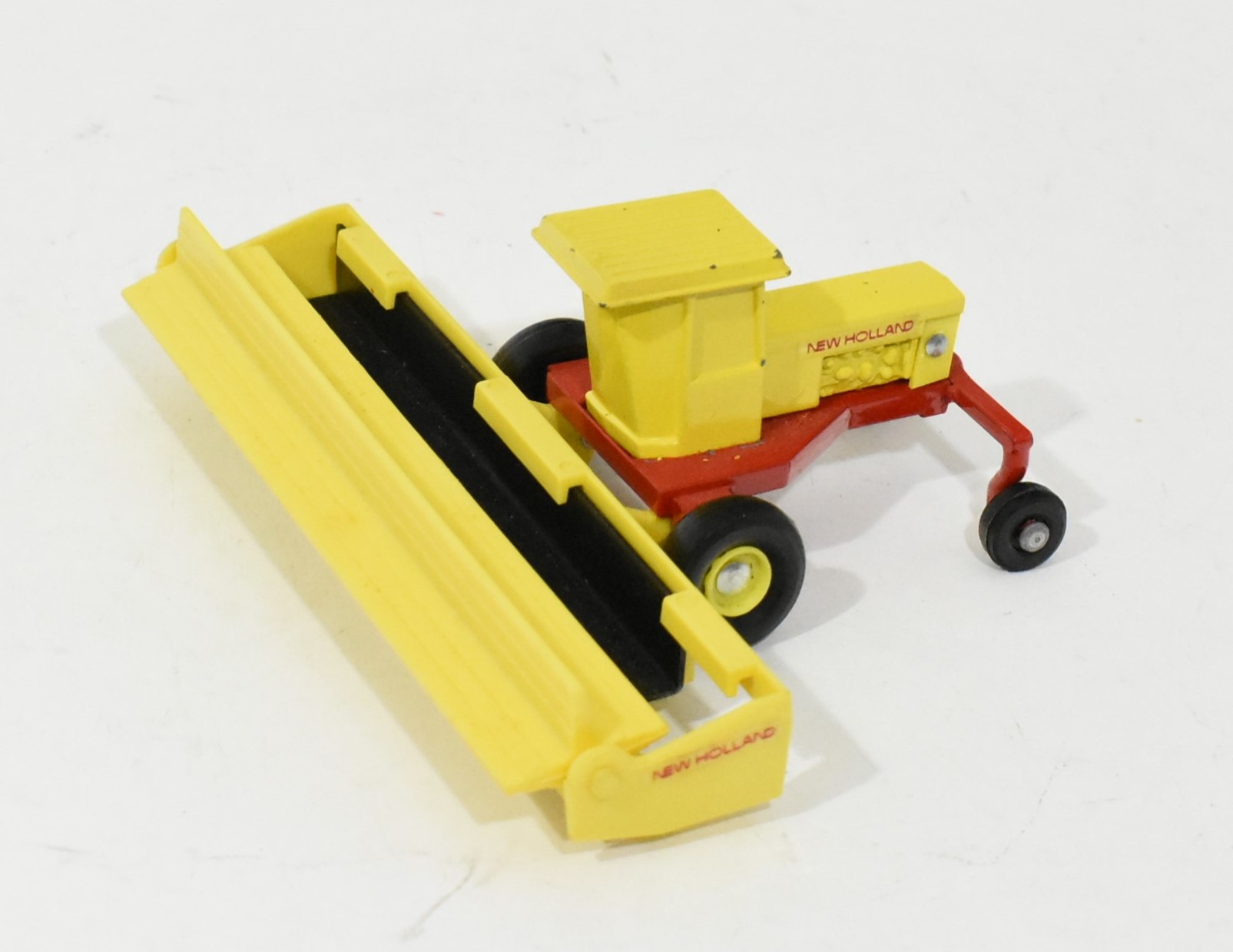 1/64 New Holland Self Propelled Swather - Dalton's Farm Toys