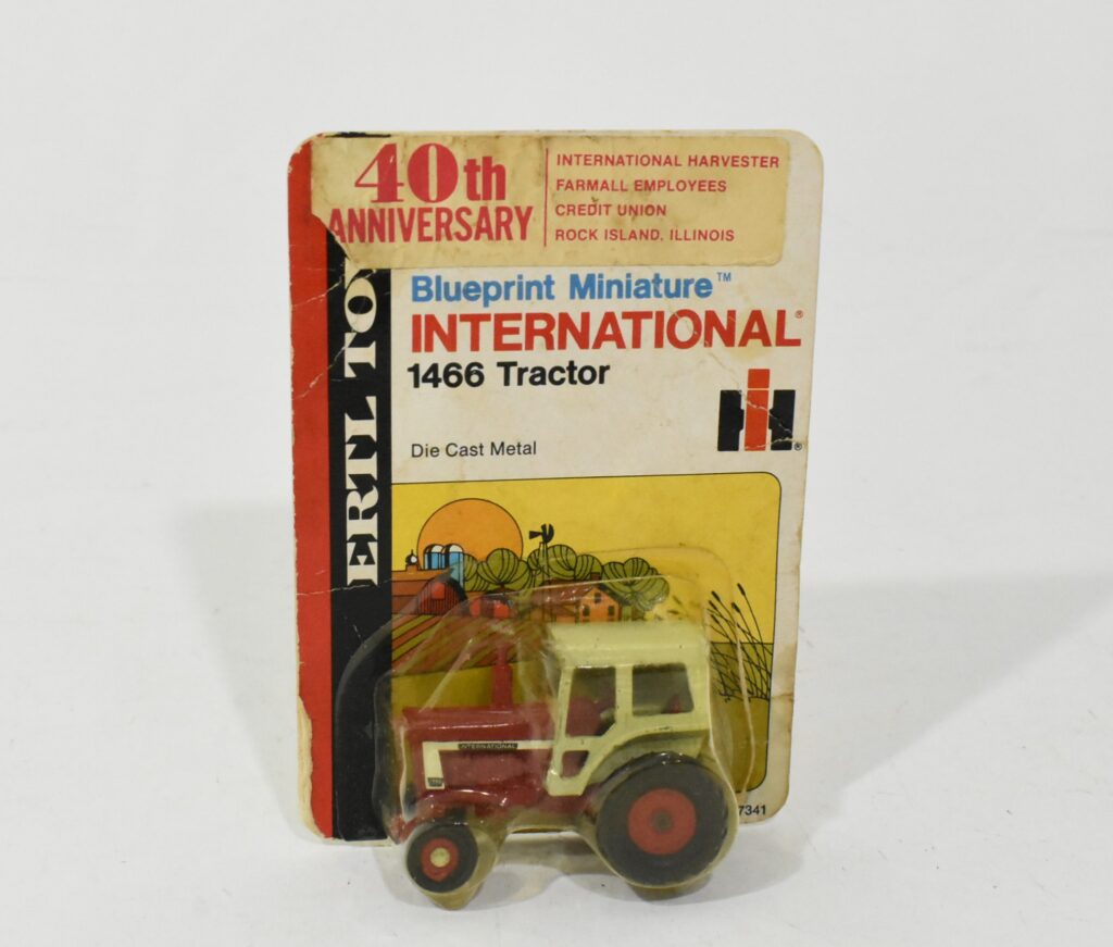 1/64 International Harvester 1466 Tractor, Blueprint Miniature Package ...