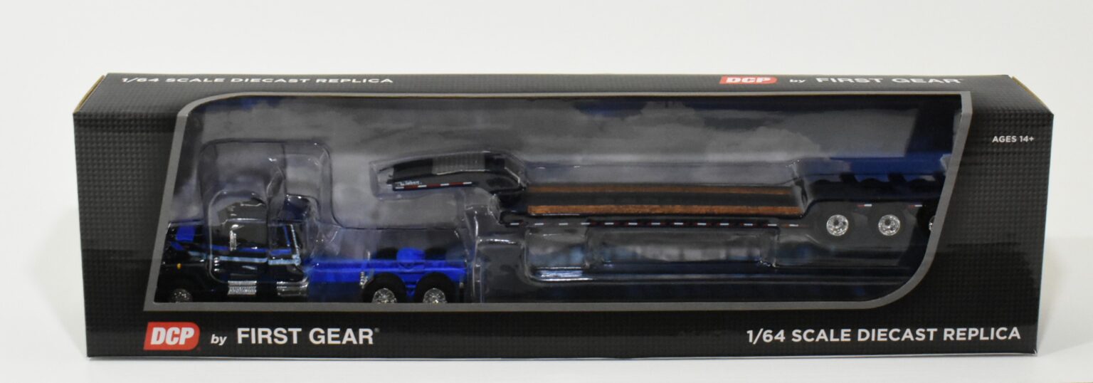 1/64 Peterbilt 351 36" Flattop Sleeper W/ Tri-Axle Talbert Lowboy ...