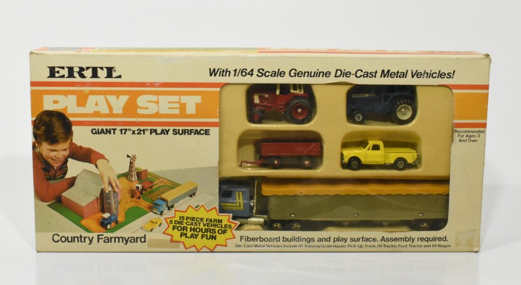 1/64 Ertl 15 Piece Country Farmyard Play Set With International 1086 ...