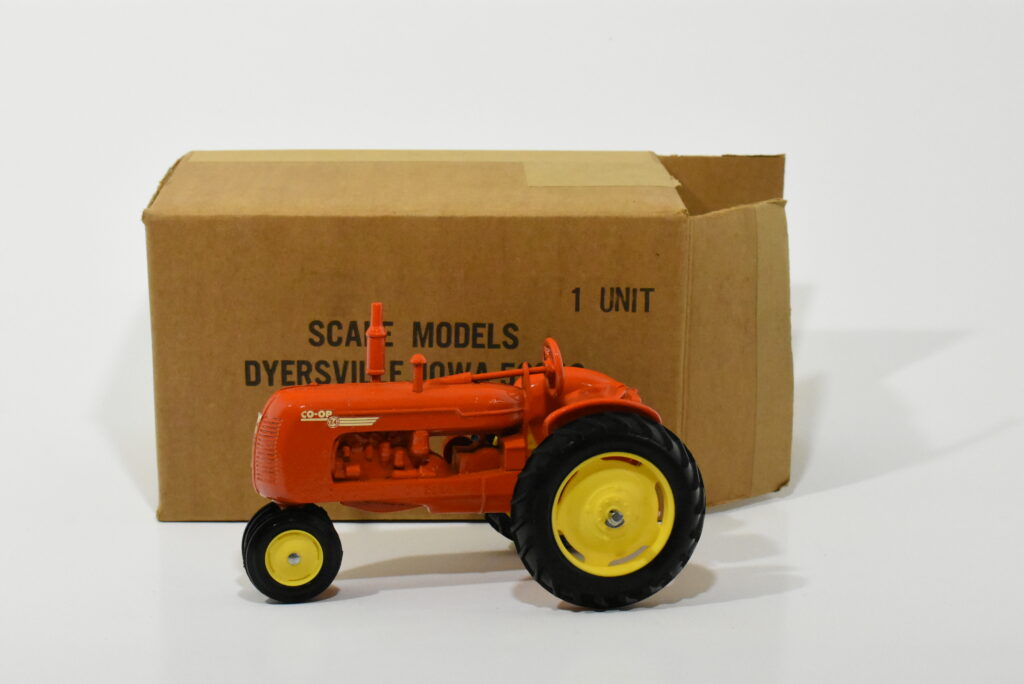 1/16 CO-OP E4 Tractor With Narrow Front - Dalton's Farm Toys