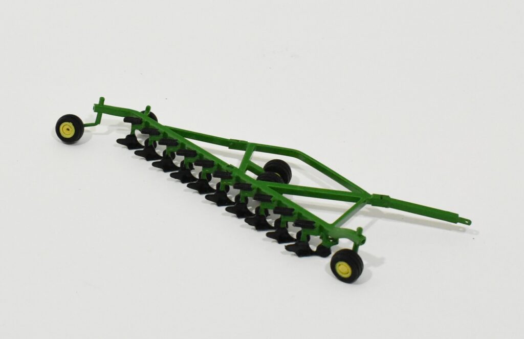 1/64 Custom 10 Bottom Pull Type Plow, Green - Dalton's Farm Toys