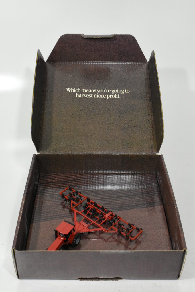 1/64 Case IH 7130 Tractor With Chisel Plow, Introduction Set In Special ...