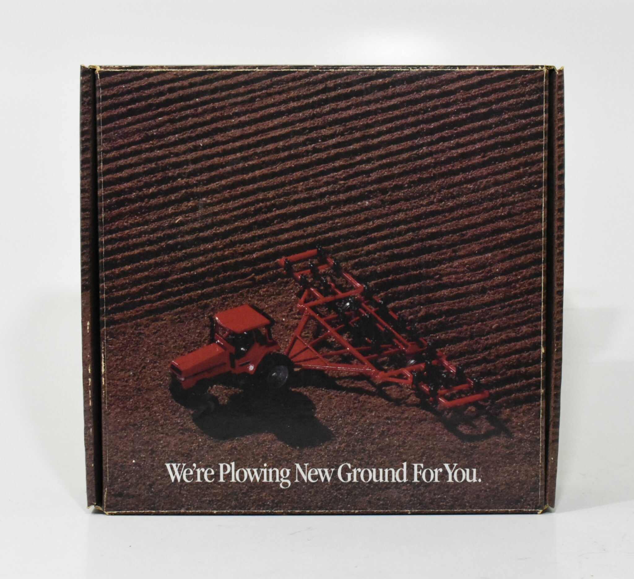 1/64 Case IH 7130 Tractor With Chisel Plow, Introduction Set In Special ...