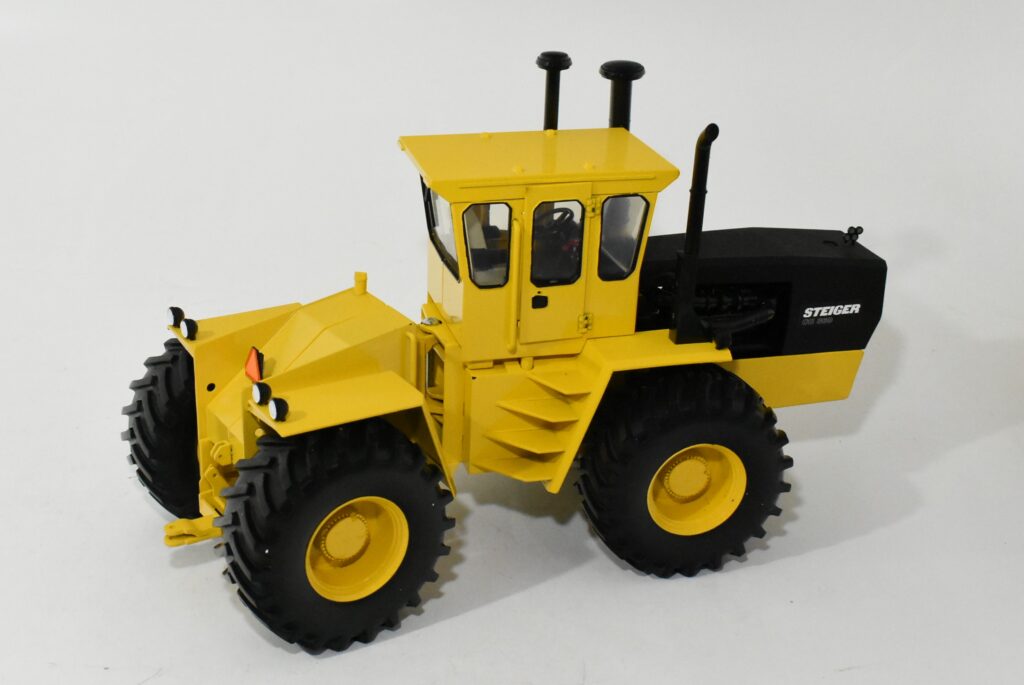 1/16 Custom Steiger CU360 Industrial 4Wd Tractor - Dalton's Farm Toys