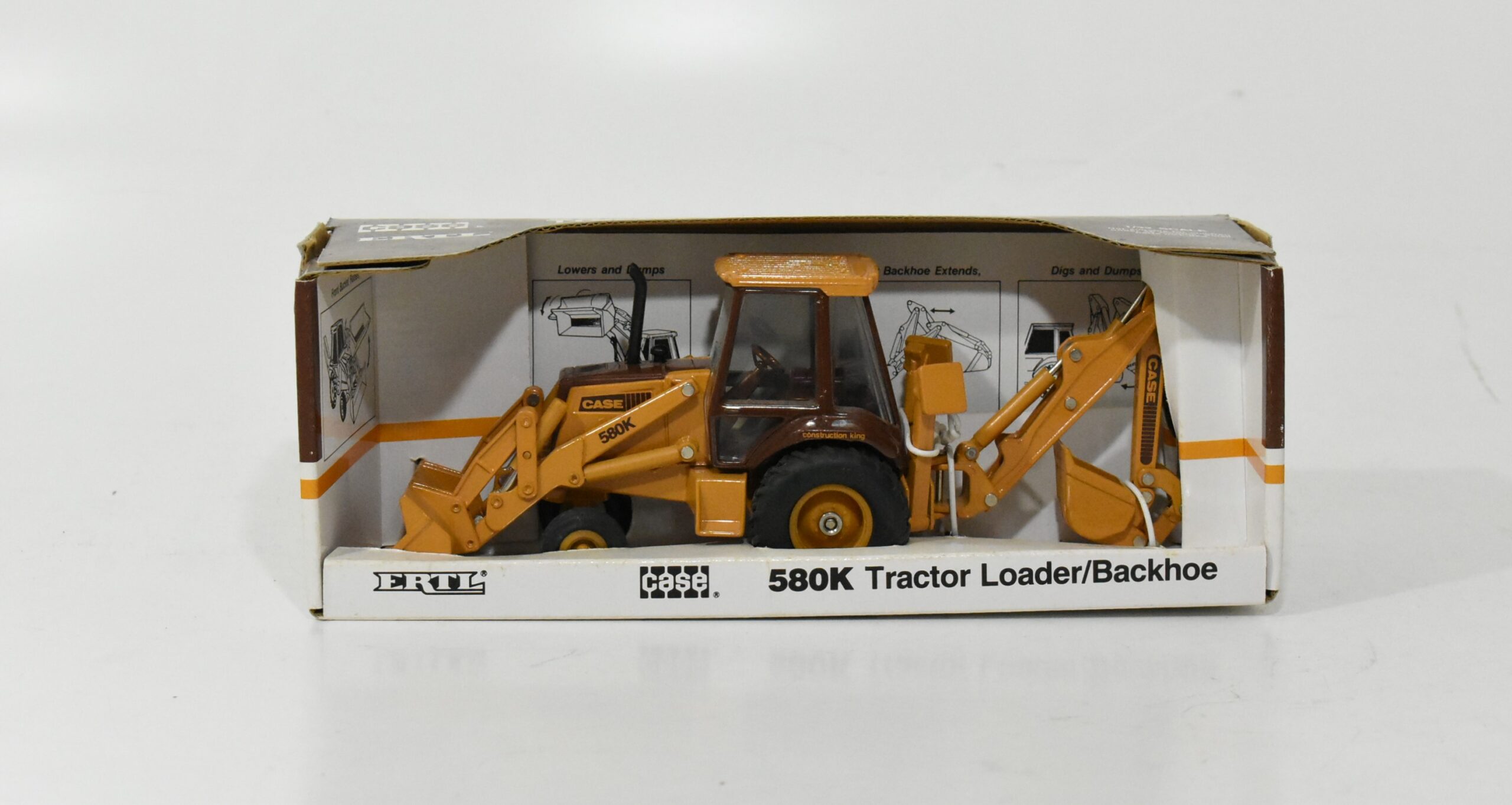 1/32 Case 580K Backhoe Loader - Dalton's Farm Toys