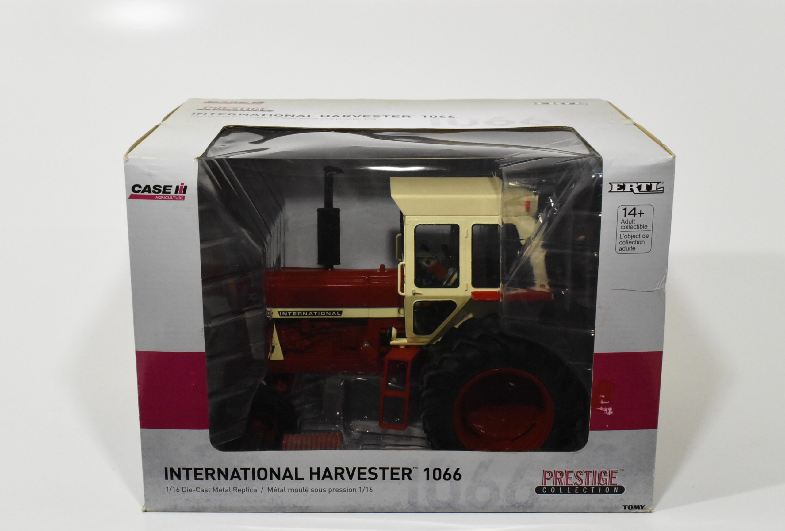 1/16 International Harvester 1066 Tractor With Cab & Duals - Dalton's Farm Toys