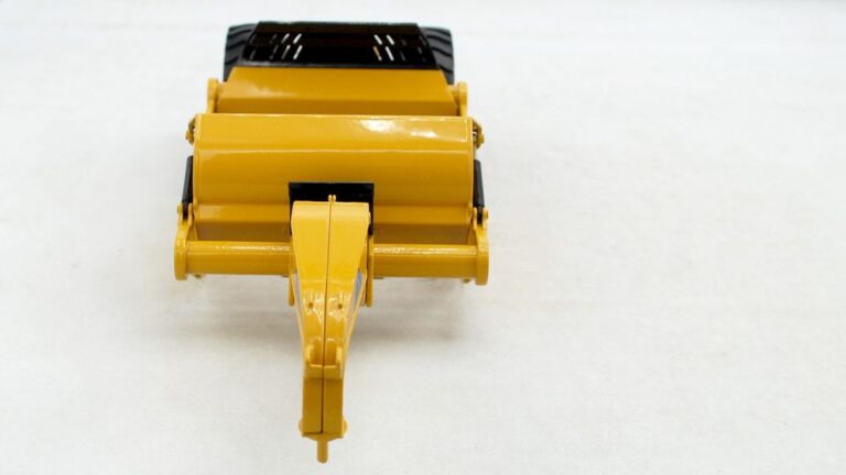 1/50 MTS Mobile Track Solutions 3630 Switchback Tractor With 33-38XL ...