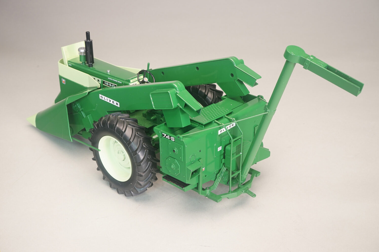 1/16 Oliver 1650 Diesel Tractor With 2 Row Corn Picker & Sheller ...