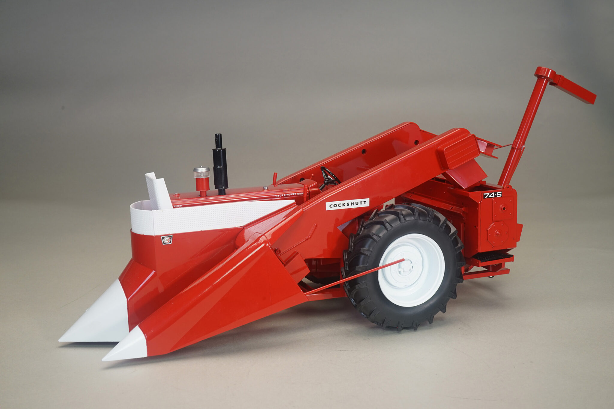 1/16 Cockshutt 1650 Diesel Tractor With 2 Row Corn Picker & Sheller ...