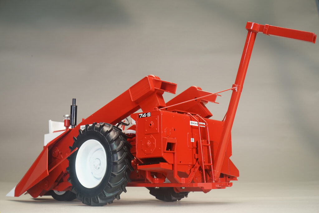 1/16 Cockshutt 1650 Diesel Tractor With 2 Row Corn Picker & Sheller ...