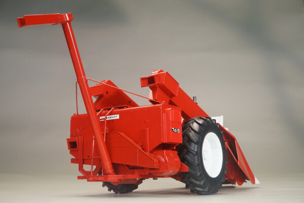 1/16 Cockshutt 1650 Diesel Tractor With 2 Row Corn Picker & Sheller ...