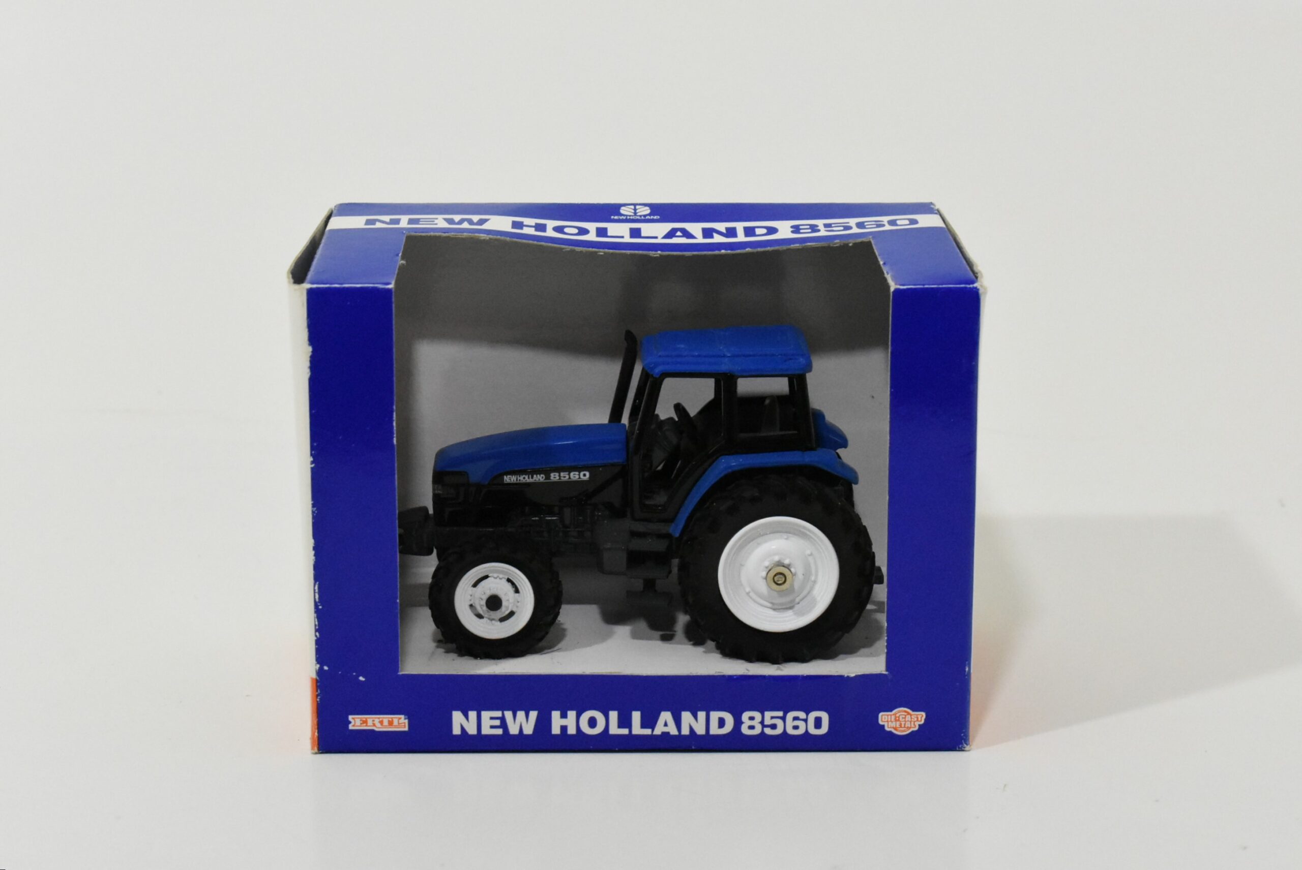 1/43 New Holland 8560 Tractor - Dalton's Farm Toys