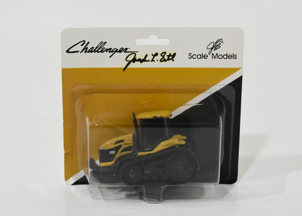 1/64 CAT Challenger MT765 Tractor, 2004 Farm Show - Dalton's Farm Toys