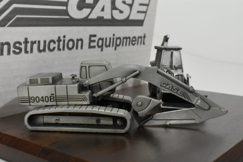 1/64 Case 9040B Tracked Excavator & Case 580 Super L Backhoe Loader ...
