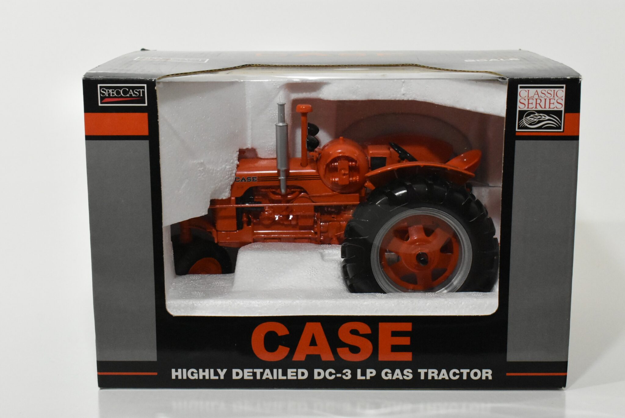 1/16 Case DC-3 LP Gas Narrow Front Tractor - Dalton's Farm Toys