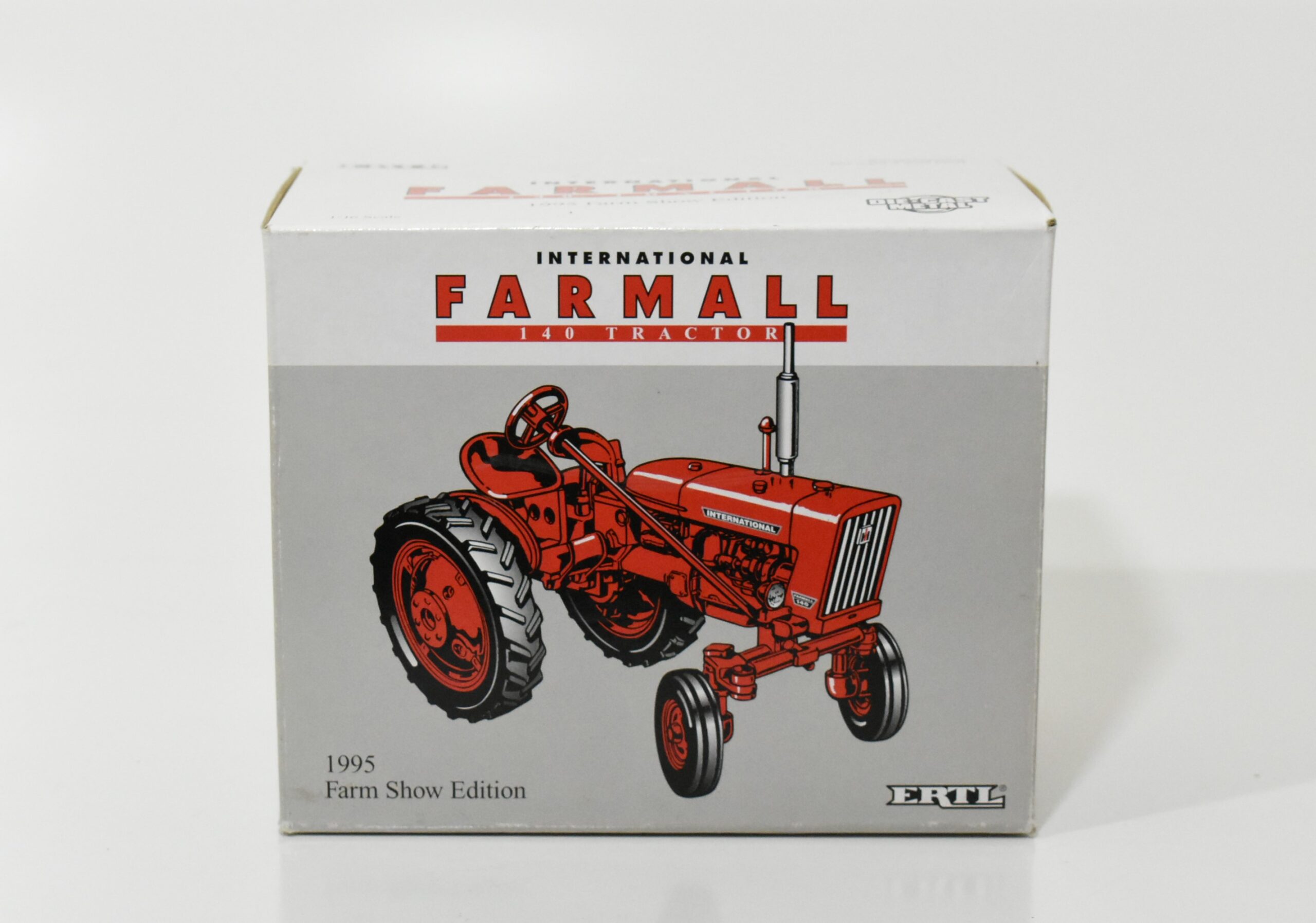 1/16 Farmall 140 Tractor, 1995 Farm Show Edition - Dalton's Farm Toys