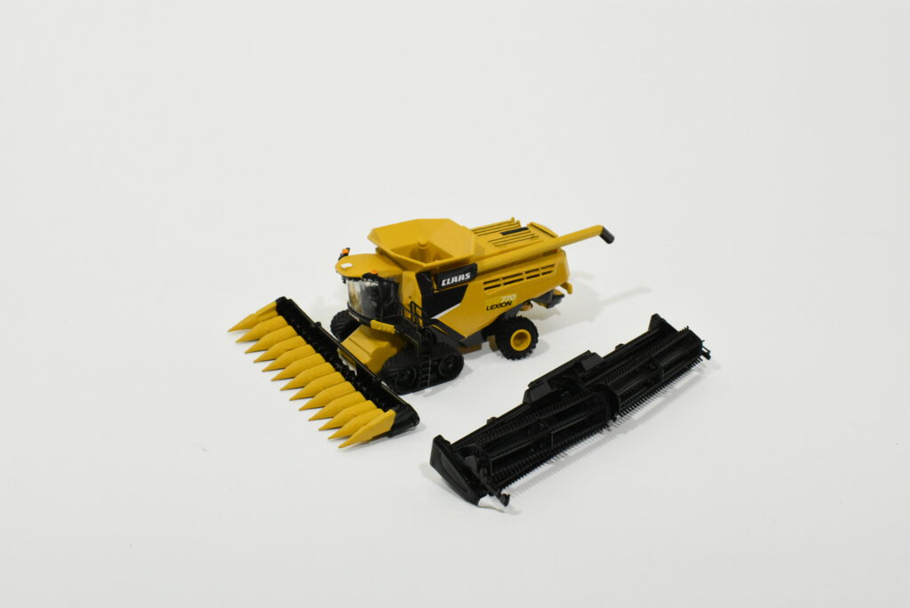 1/64 Custom Claas Yellow 770 Lexion Combine With Tracks, Draper & 12 ...