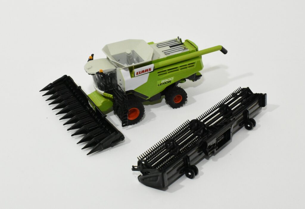 1/64 Custom Claas Green 8900 Lexion Combine With Duals, Draper & 12 Row ...