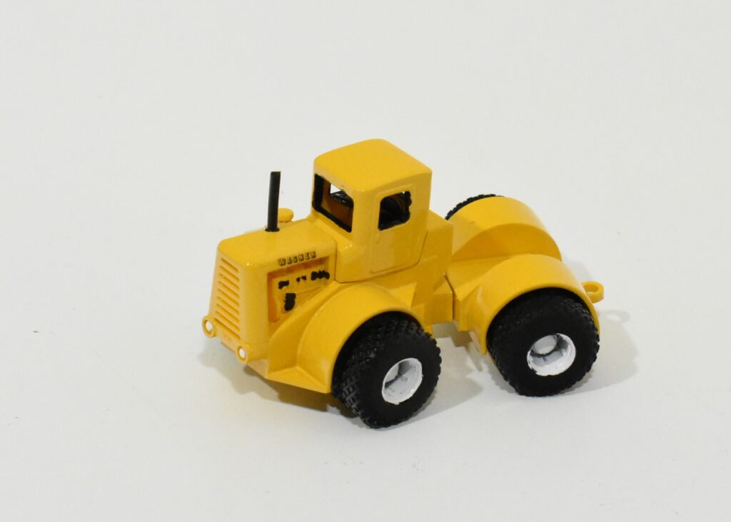 1/64 Custom Wagner TR-6 4wd Tractor With Cab, Yellow - Dalton's Farm Toys